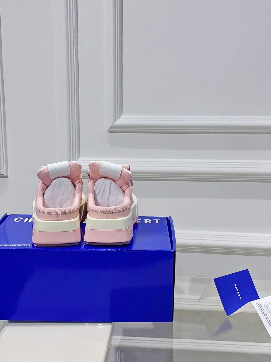 Low-cost Chococoncert Shoes