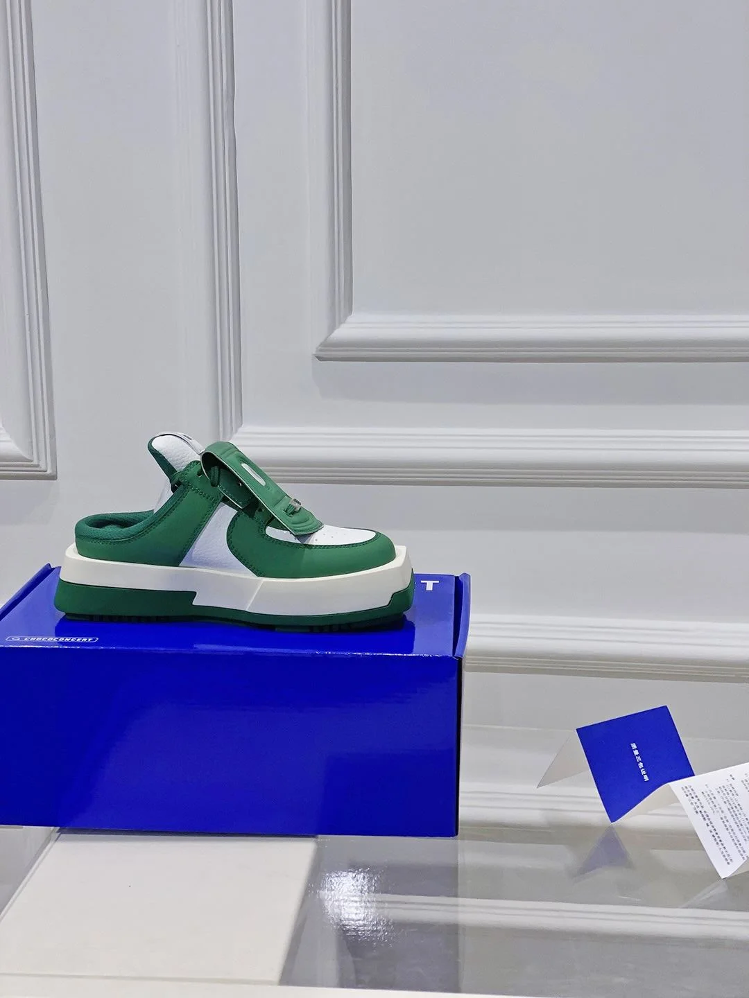 Low-cost Chococoncert Shoes