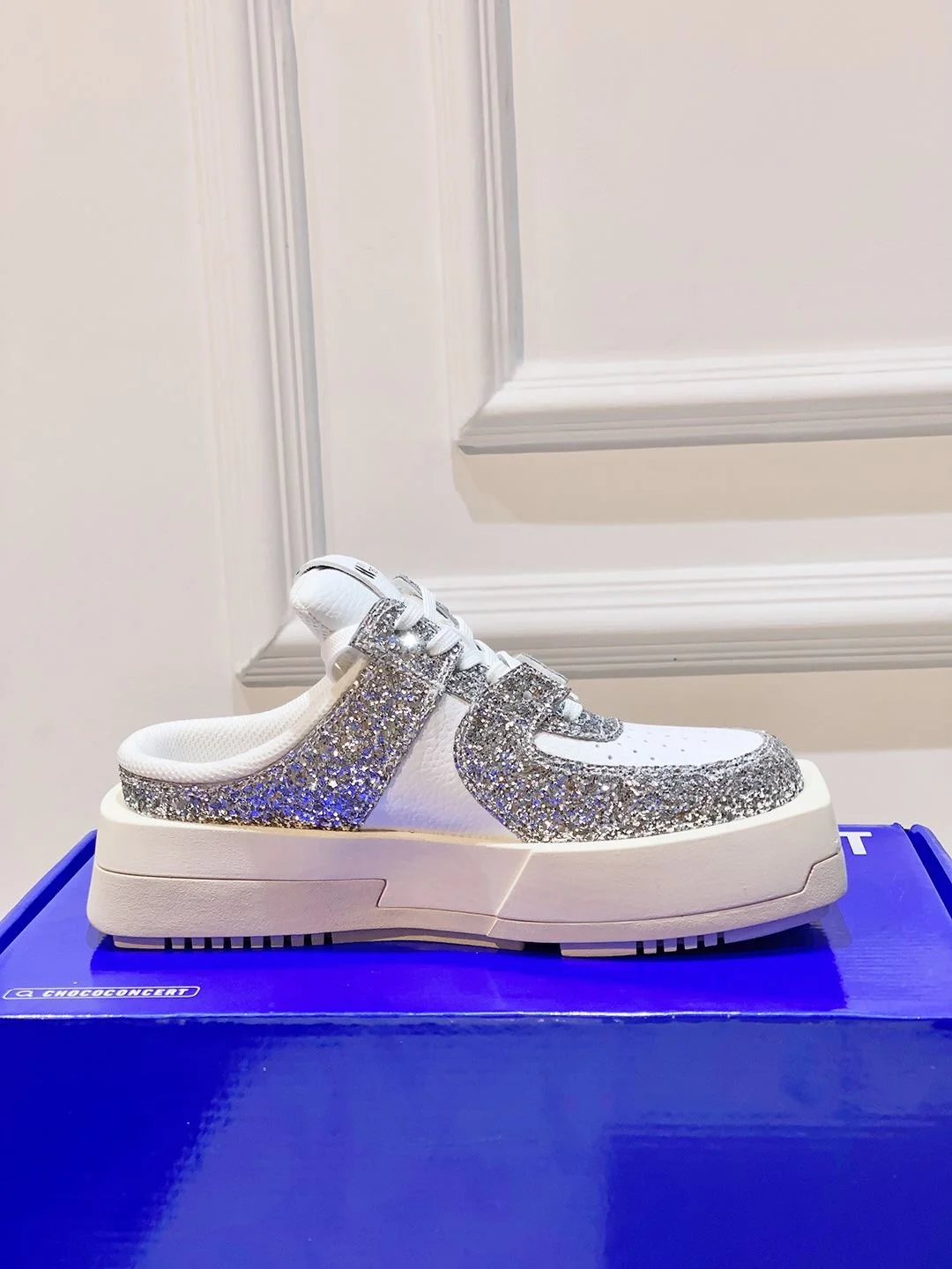 Low-cost Chococoncert Shoes