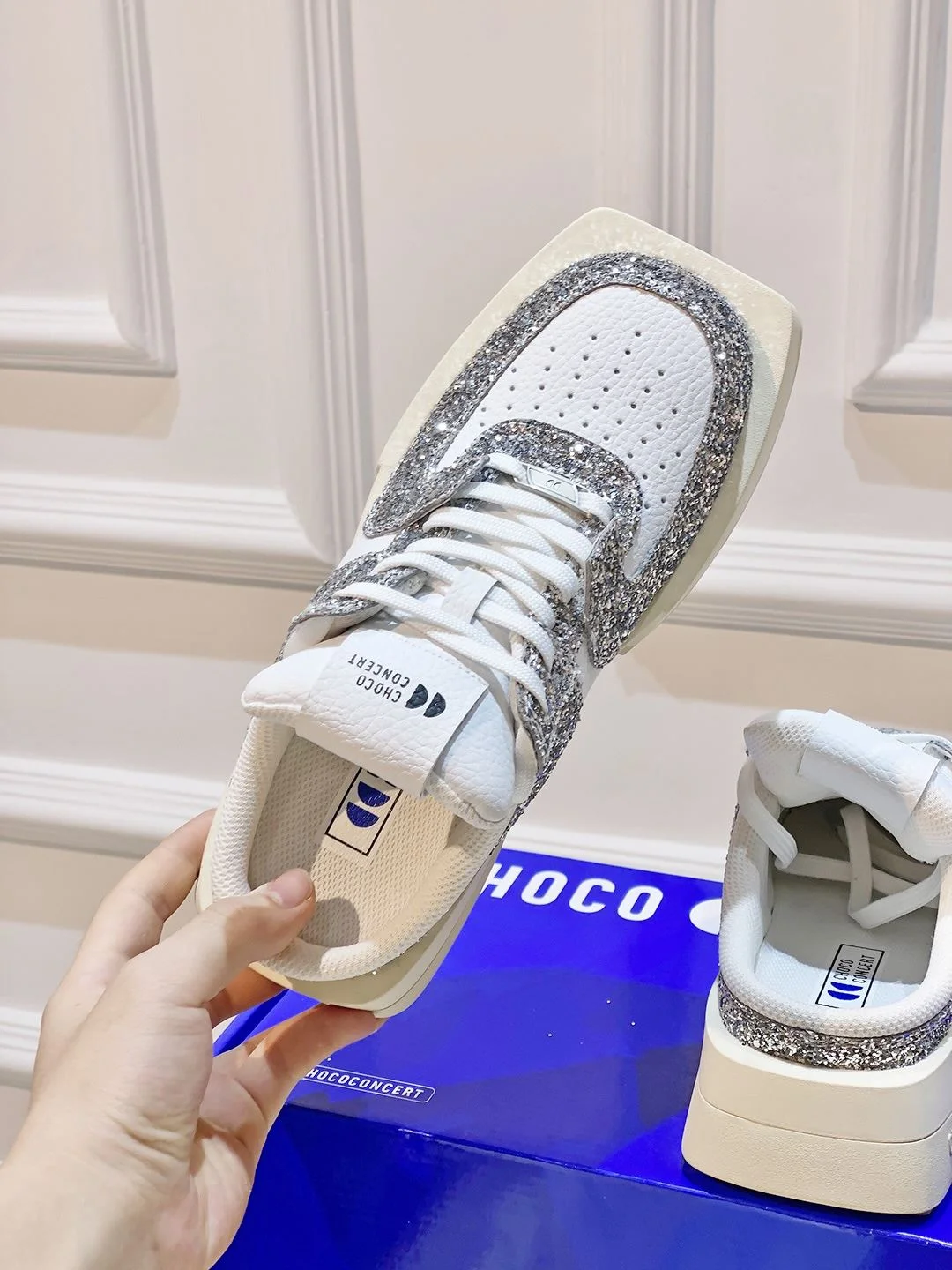Low-cost Chococoncert Shoes