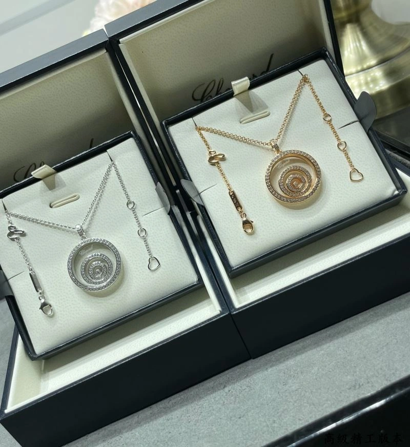 Accurate model Chopard Necklaces