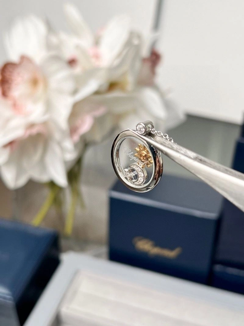 Discounted Chopard Necklaces