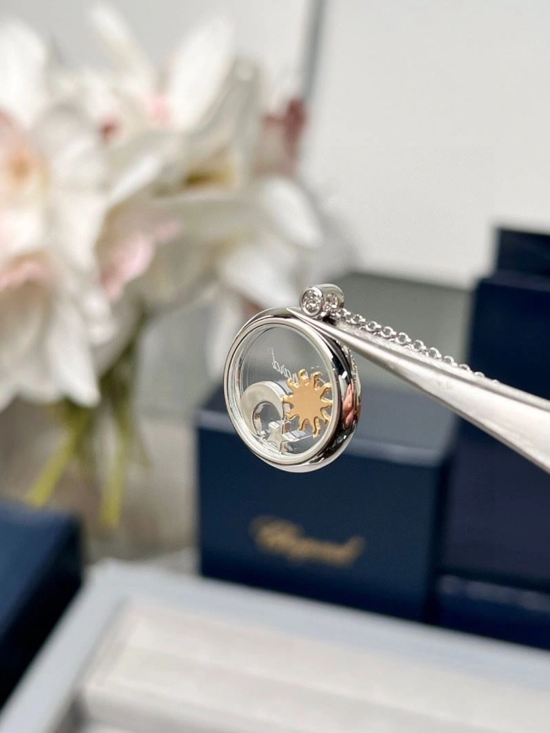 Discounted Chopard Necklaces