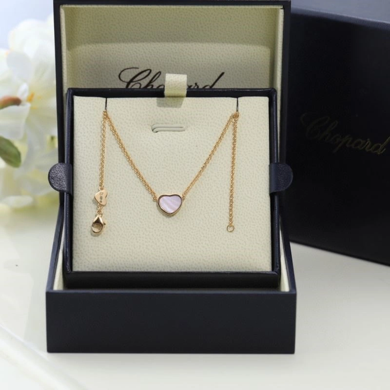 Accurate model Chopard Necklaces