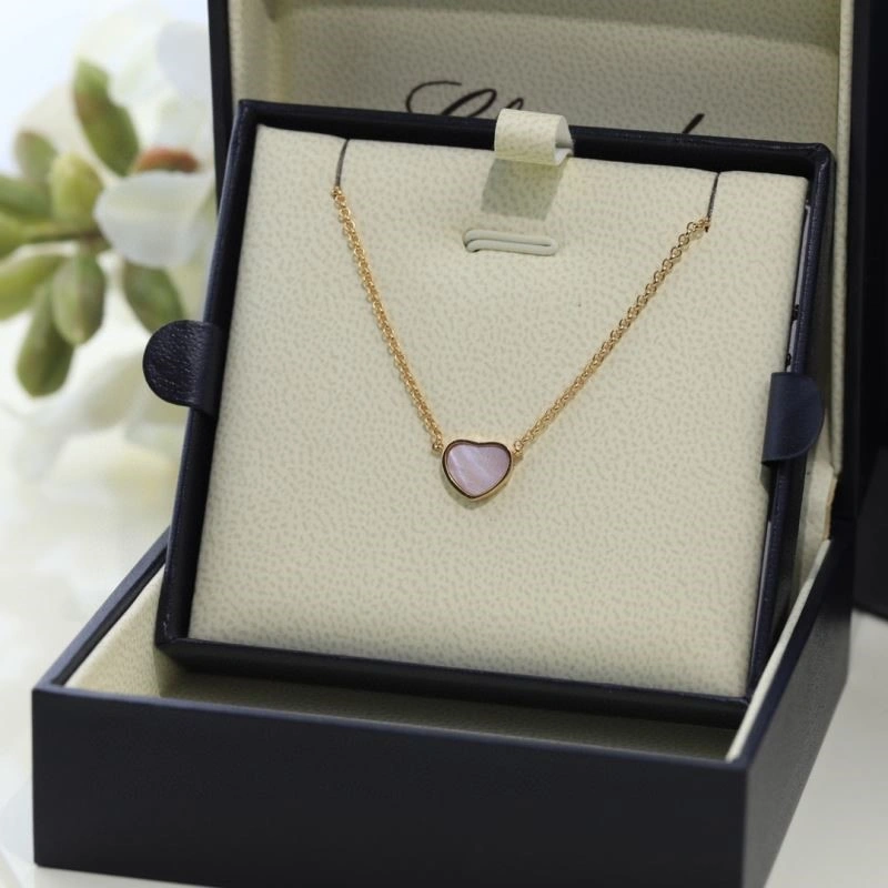Accurate model Chopard Necklaces
