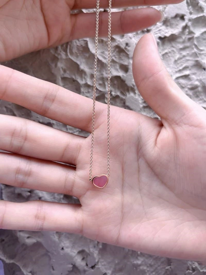 Accurate model Chopard Necklaces