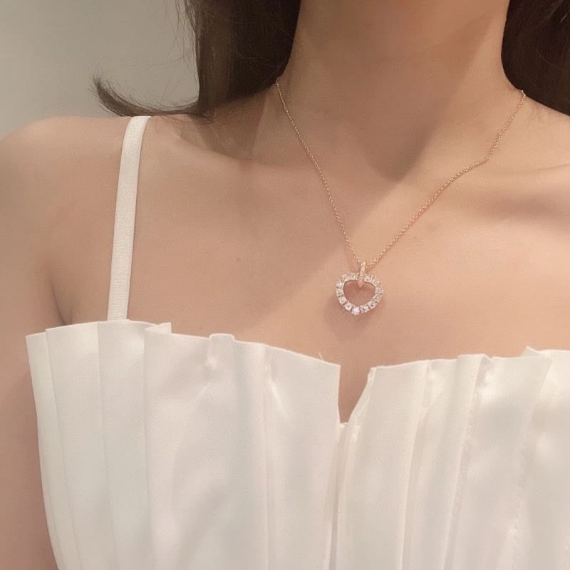 Indistinguishable Chopard Necklaces