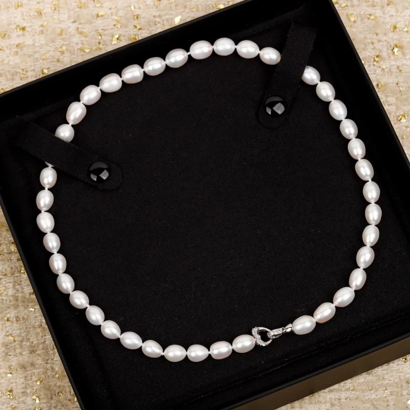 Official Chow Tai Fook Necklaces