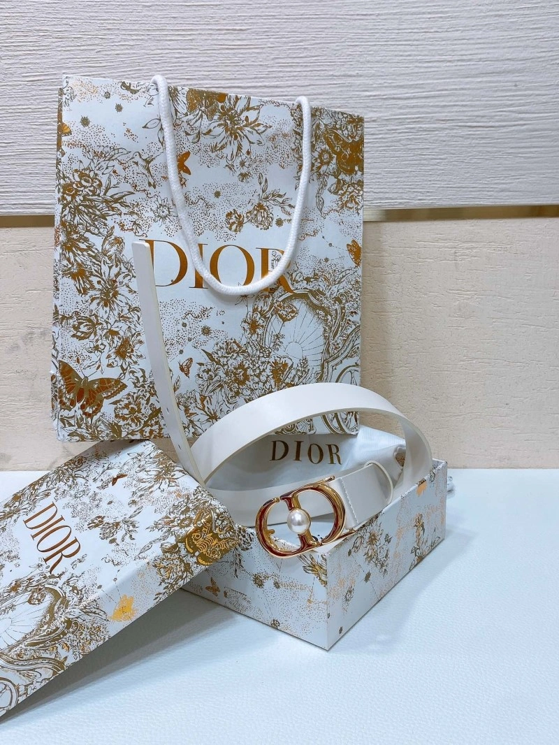 Accurate model Christian Dior Belts