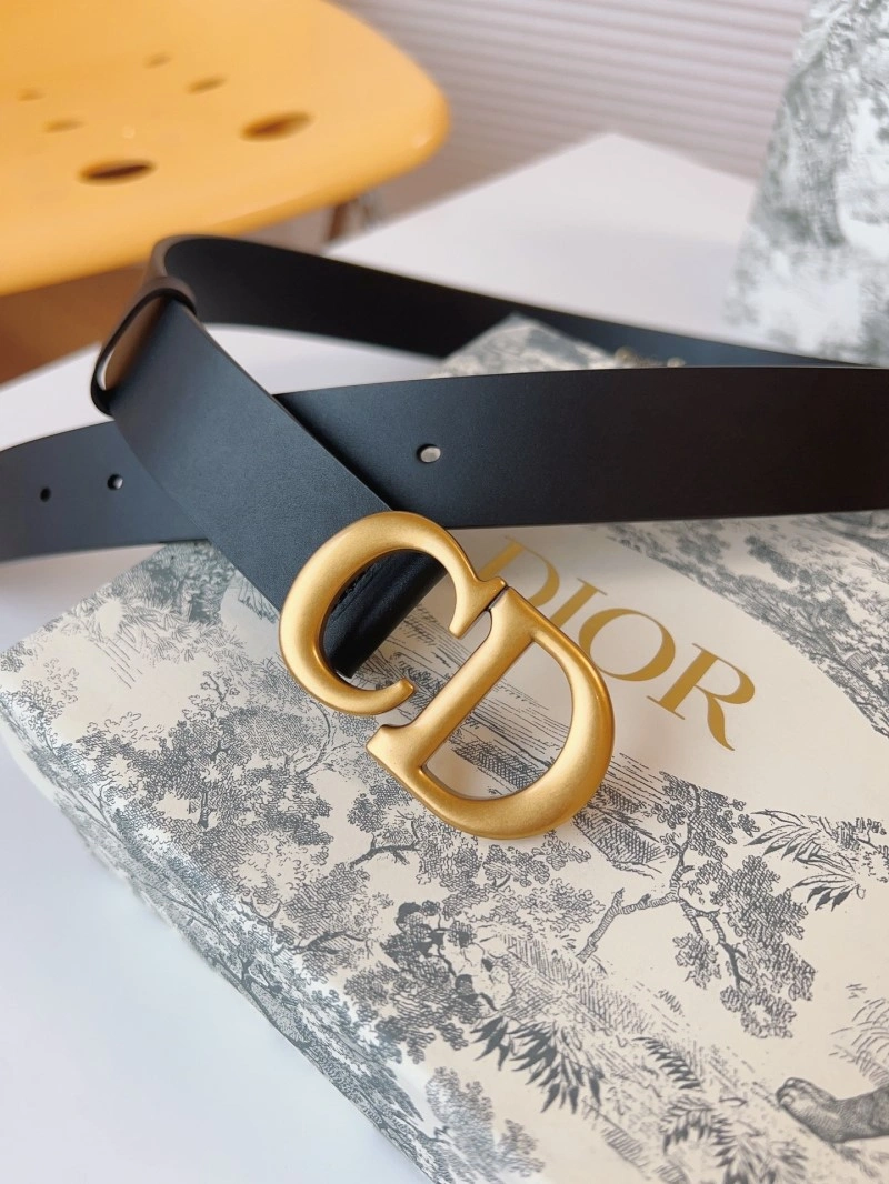 Low-cost Christian Dior Belts