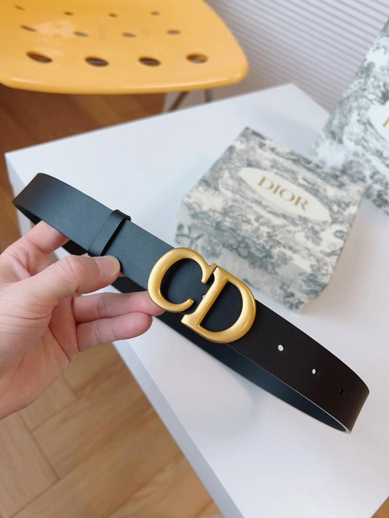Low-cost Christian Dior Belts