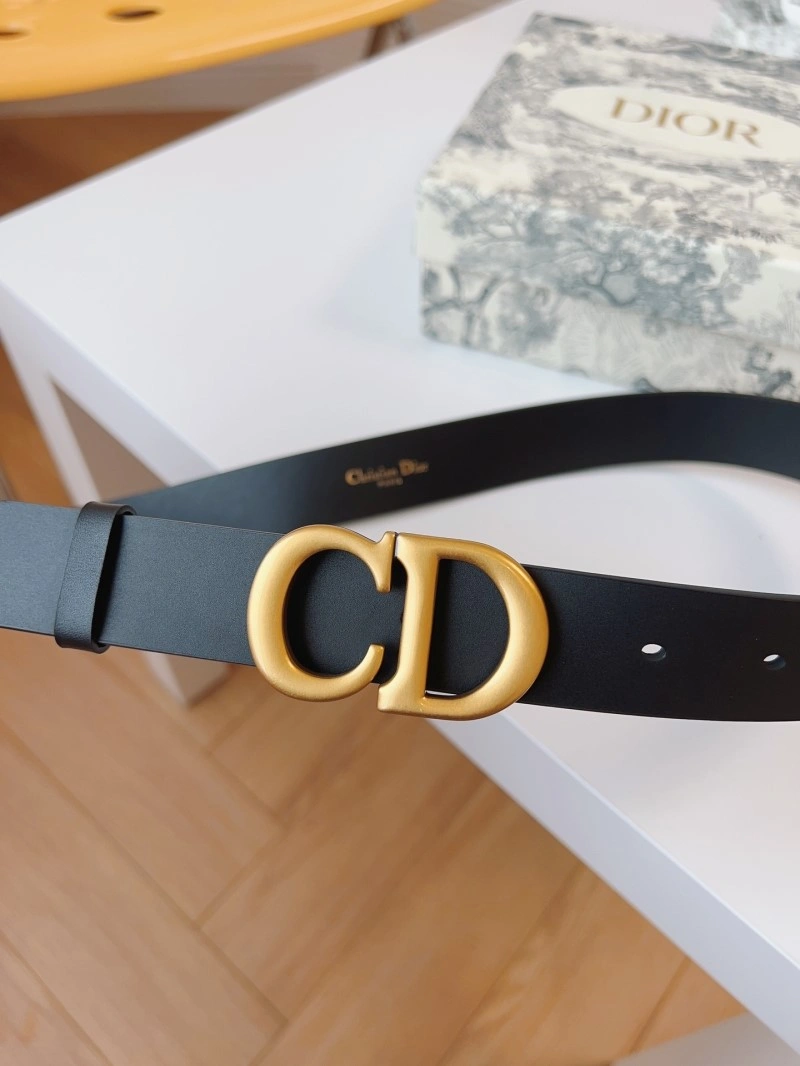 Low-cost Christian Dior Belts