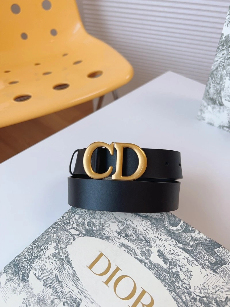 Low-cost Christian Dior Belts