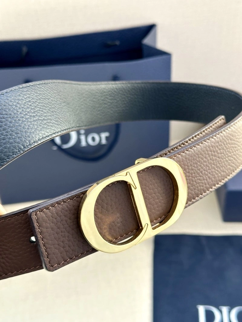 Accurate model Christian Dior Belts
