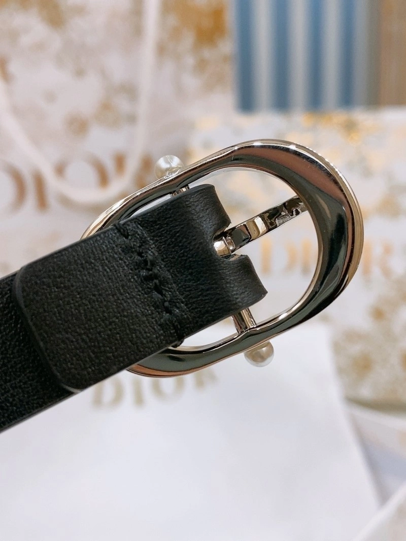 Low-cost Christian Dior Belts