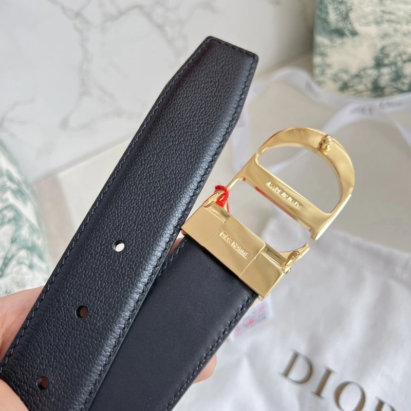 Low-cost Christian Dior Belts