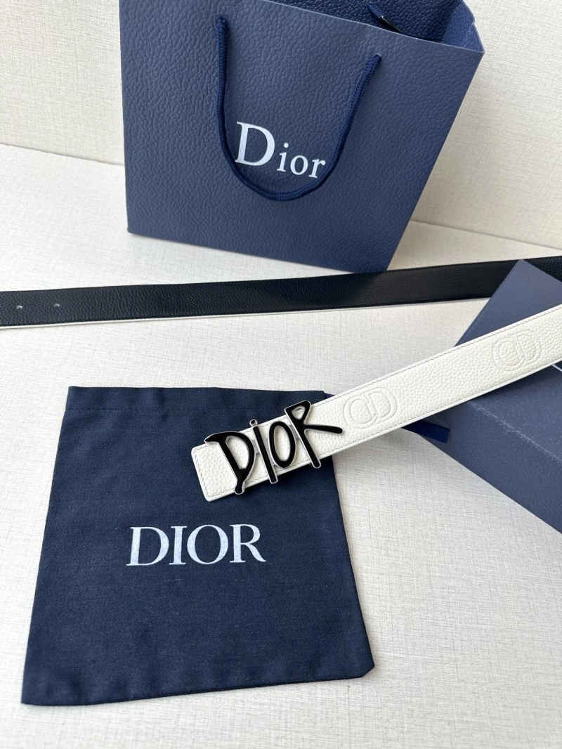 Accurate model Christian Dior Belts