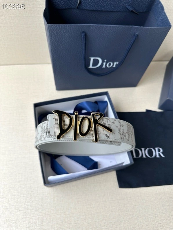 Low-cost Christian Dior Belts