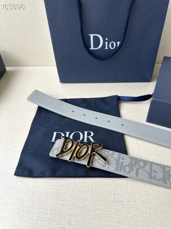 Low-cost Christian Dior Belts