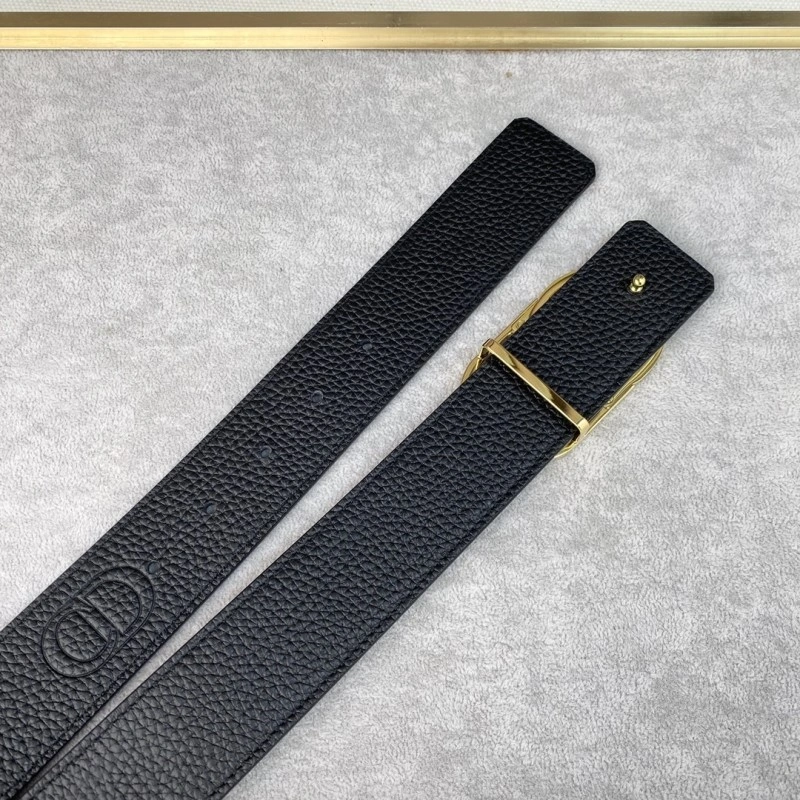 Accurate model Christian Dior Belts