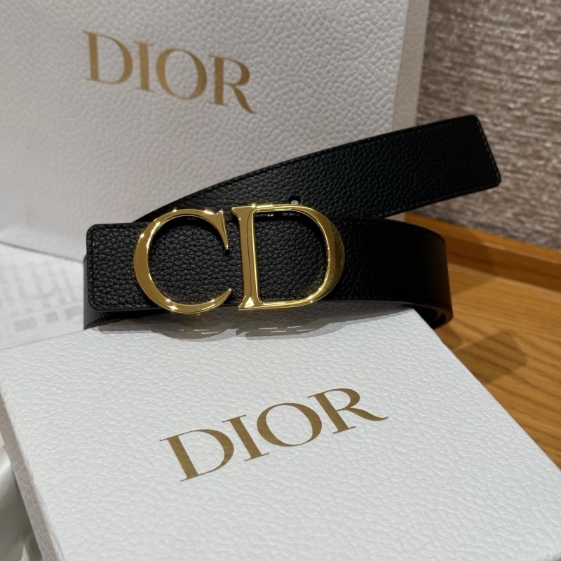 Accurate model Christian Dior Belts