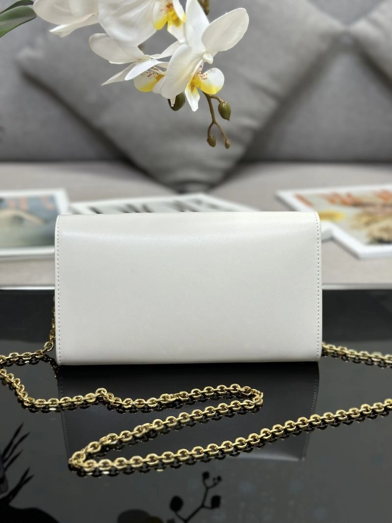 Accurate model Christian Dior Bobby Bags