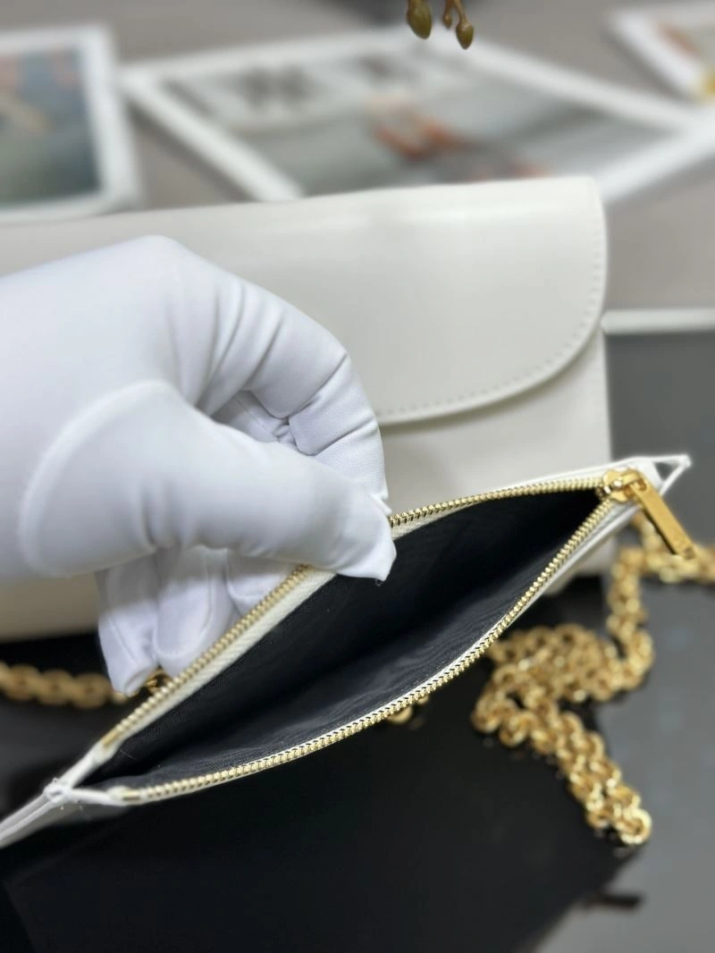 Accurate model Christian Dior Bobby Bags