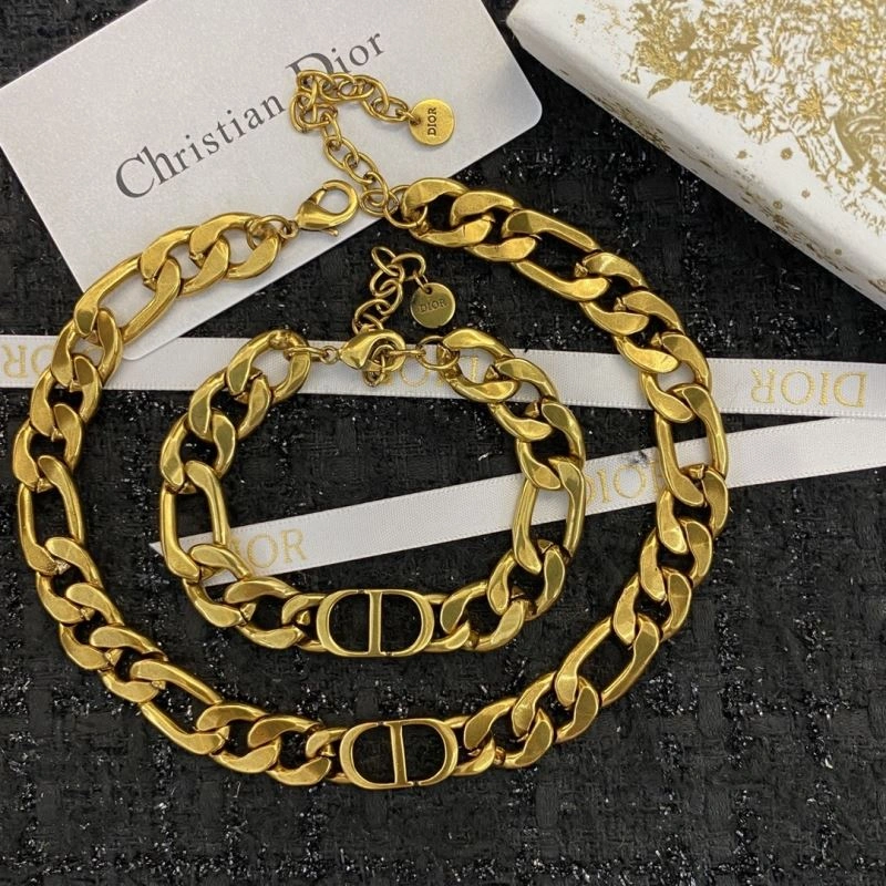 Economical Christian Dior Bracelets