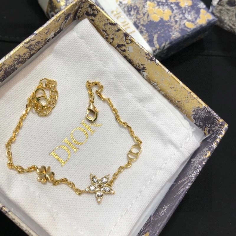 Accurate model Christian Dior Bracelets
