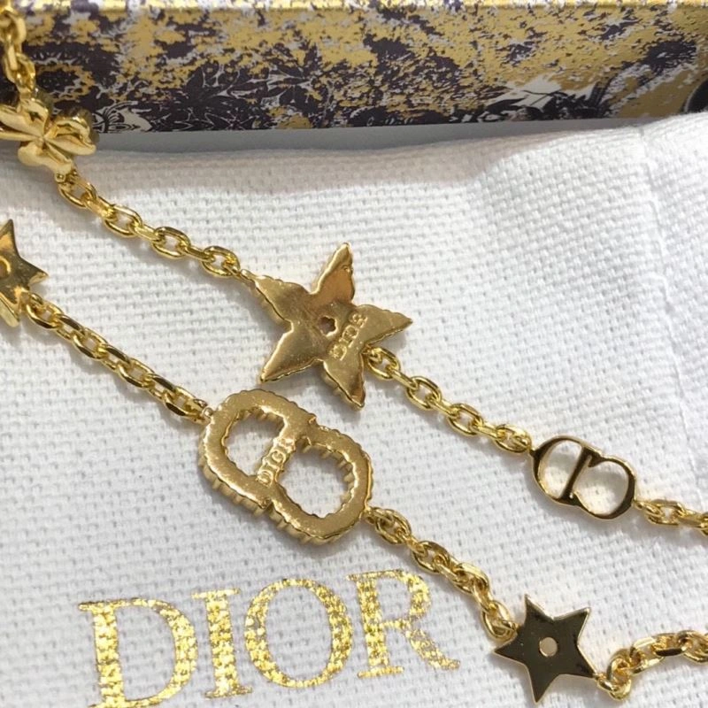 Accurate model Christian Dior Bracelets