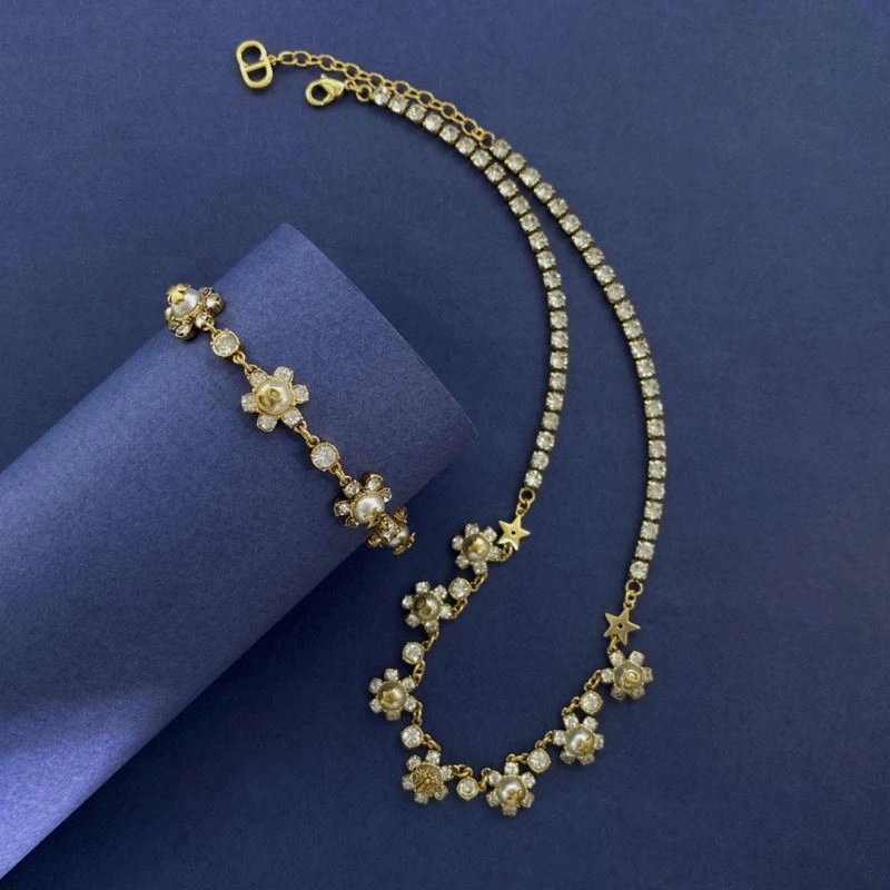 Bargain Christian Dior Bracelets