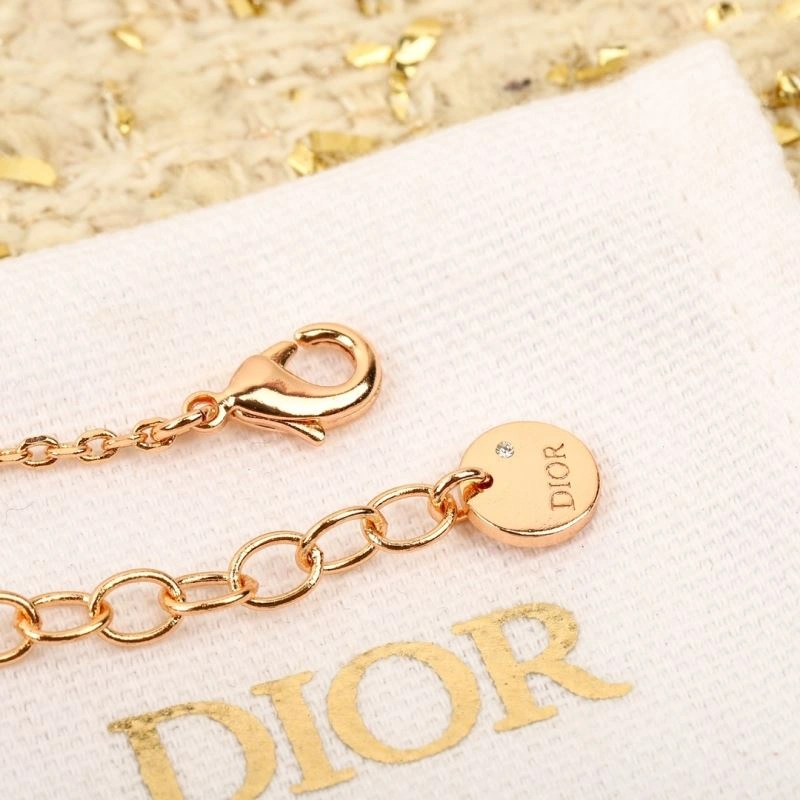 Accurate model Christian Dior Bracelets