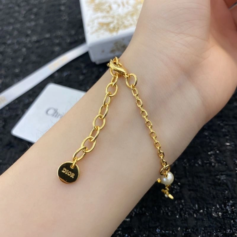 Accurate model Christian Dior Bracelets