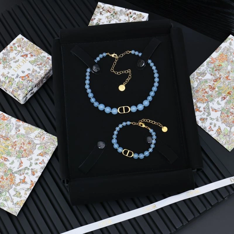Accurate model Christian Dior Bracelets