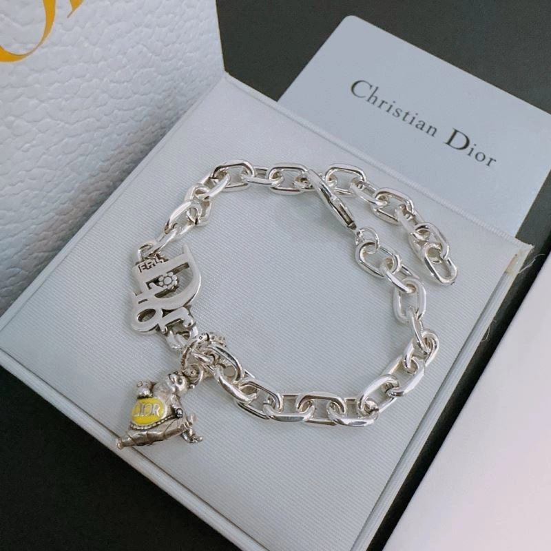 Accurate model Christian Dior Bracelets