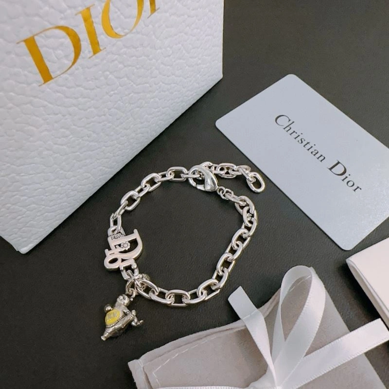 Accurate model Christian Dior Bracelets