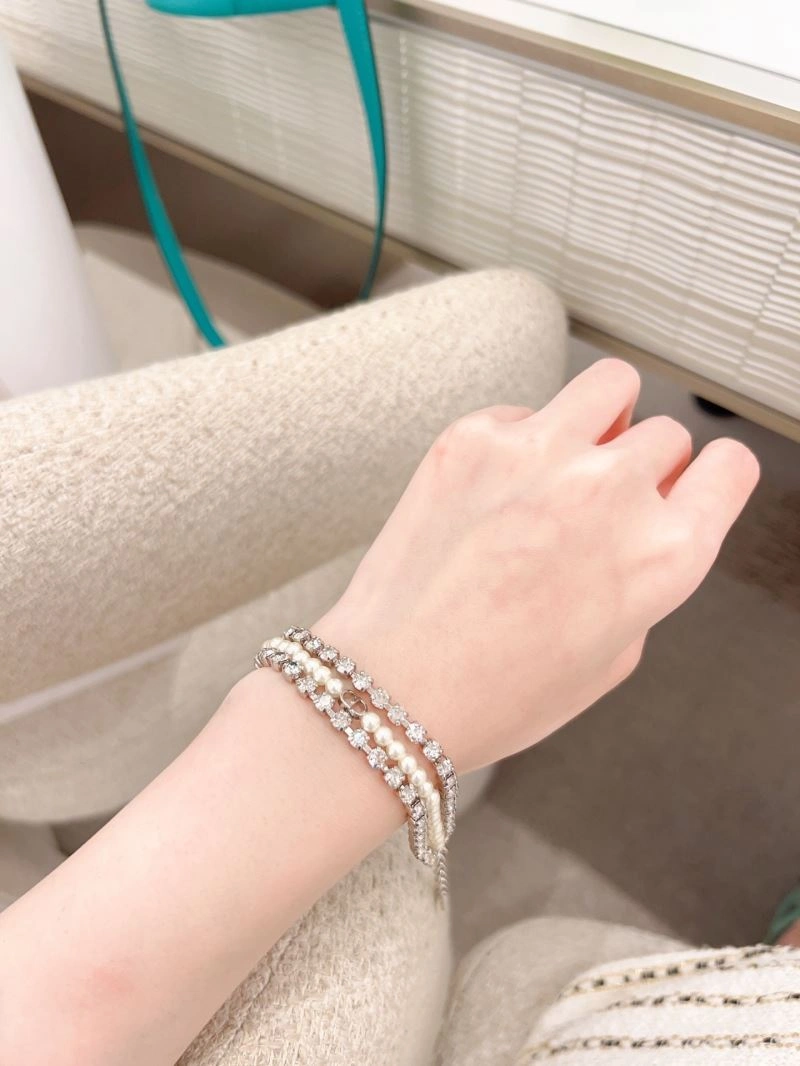 Top match Christian Dior Bracelets