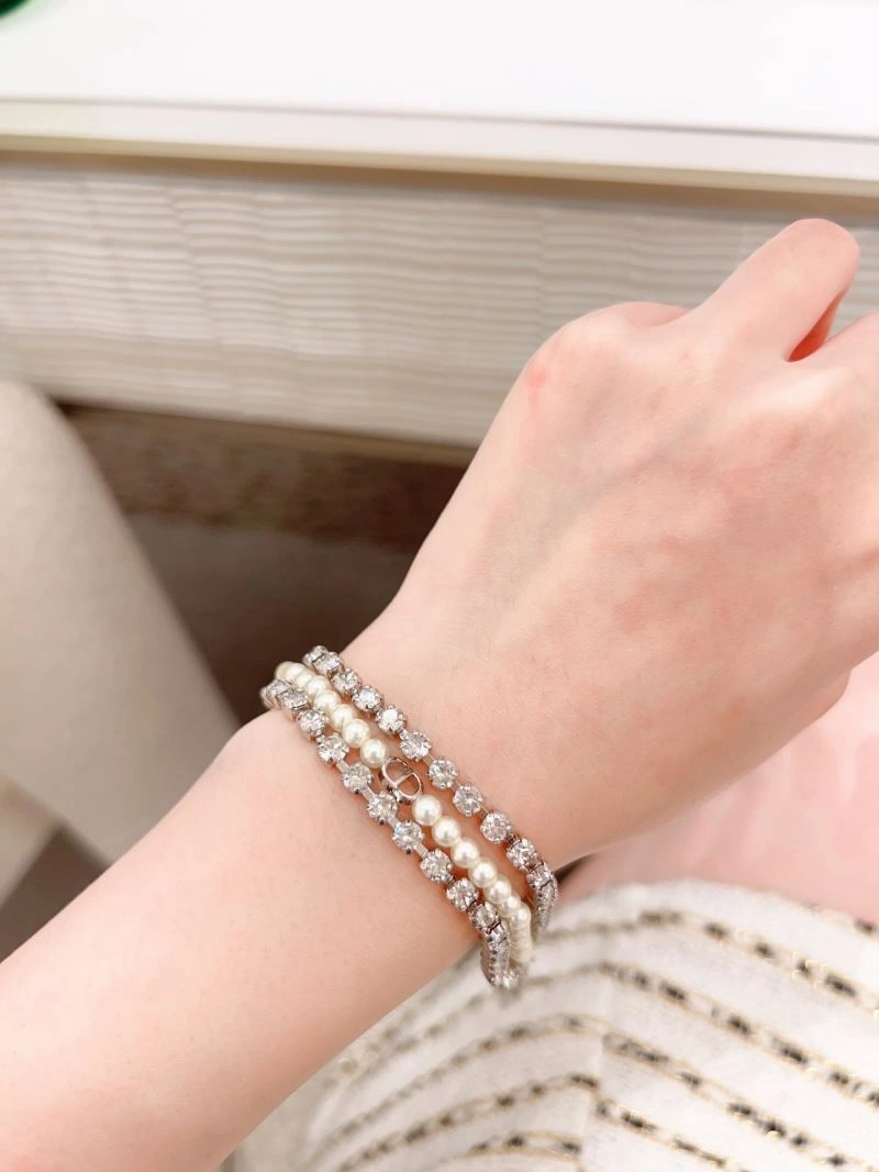 Top match Christian Dior Bracelets