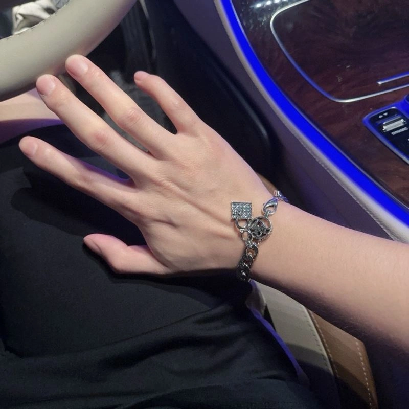 Accurate model Christian Dior Bracelets