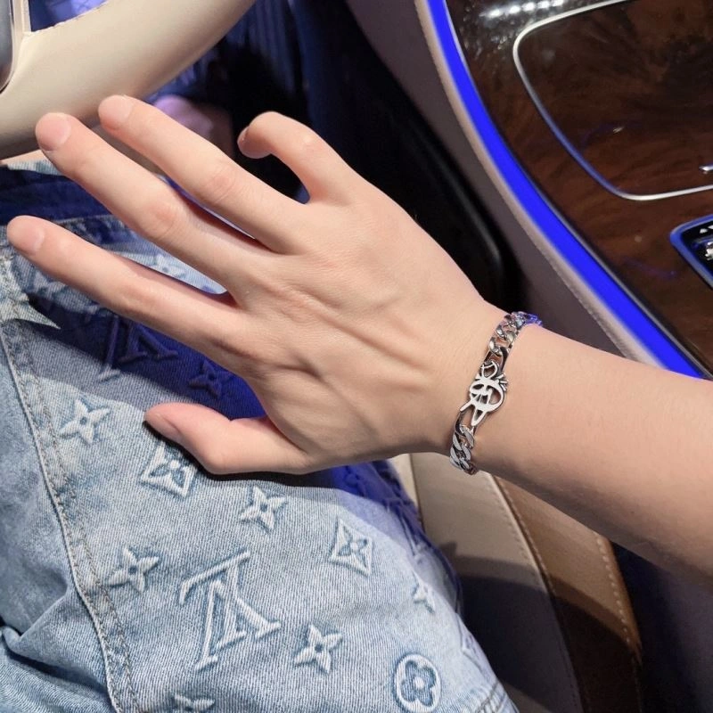 Top match Christian Dior Bracelets