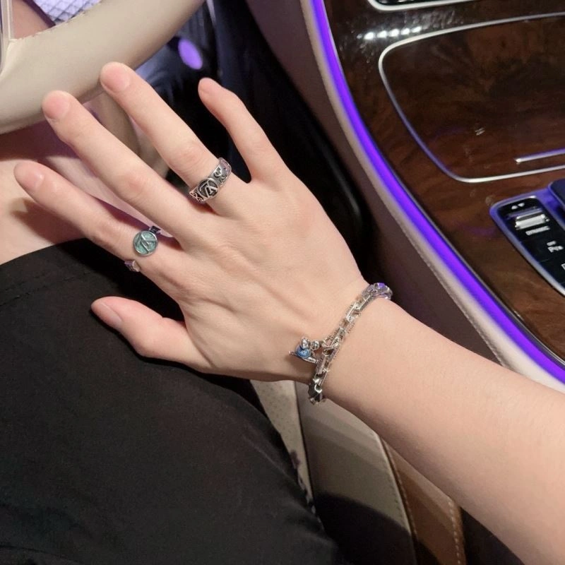 Economical Christian Dior Bracelets