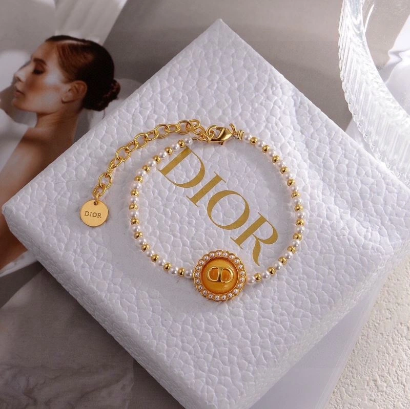Accurate model Christian Dior Bracelets