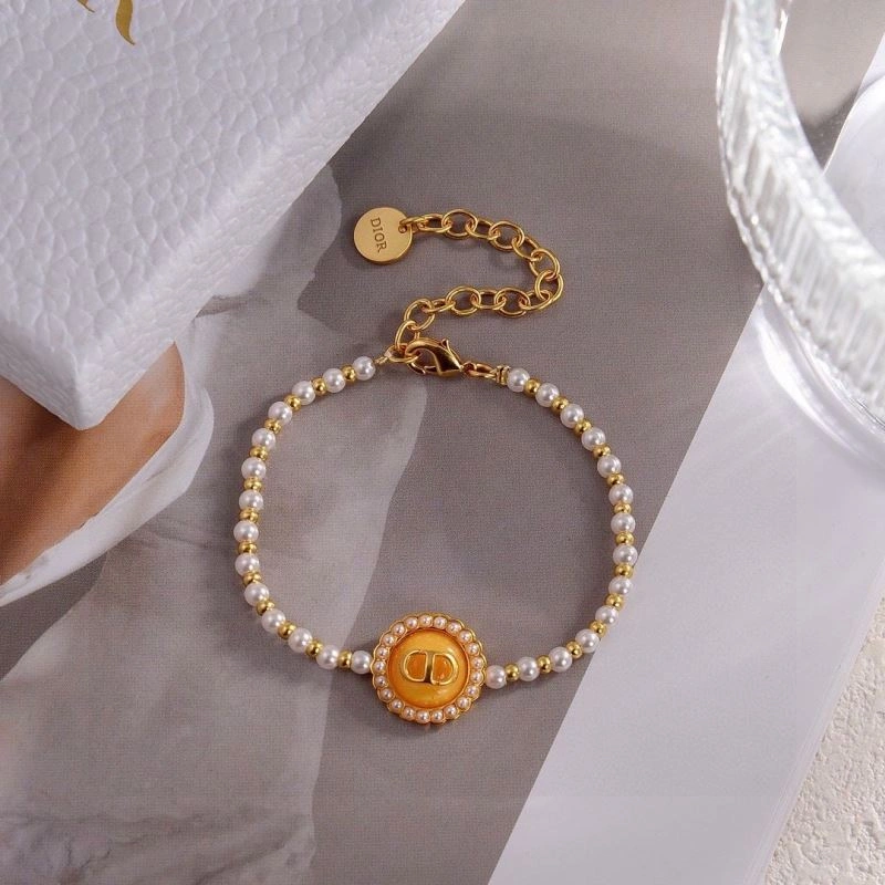 Accurate model Christian Dior Bracelets