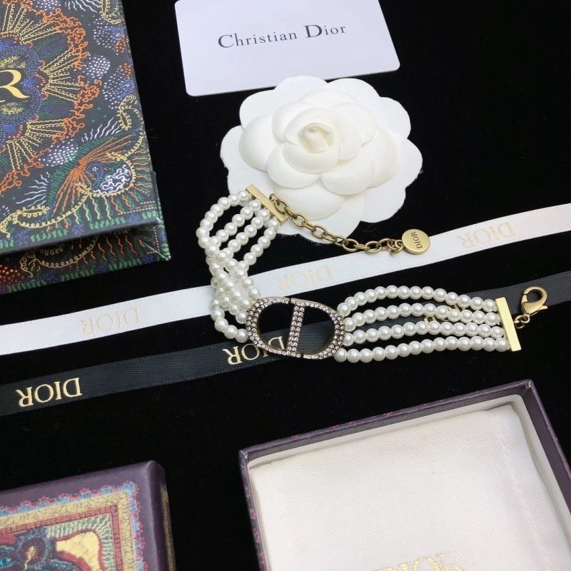 Top match Christian Dior Bracelets