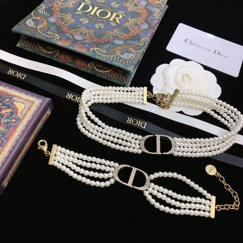 Top match Christian Dior Bracelets