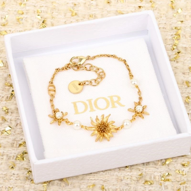 Accurate model Christian Dior Bracelets