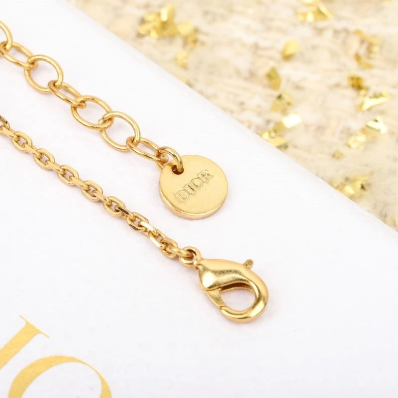 Accurate model Christian Dior Bracelets
