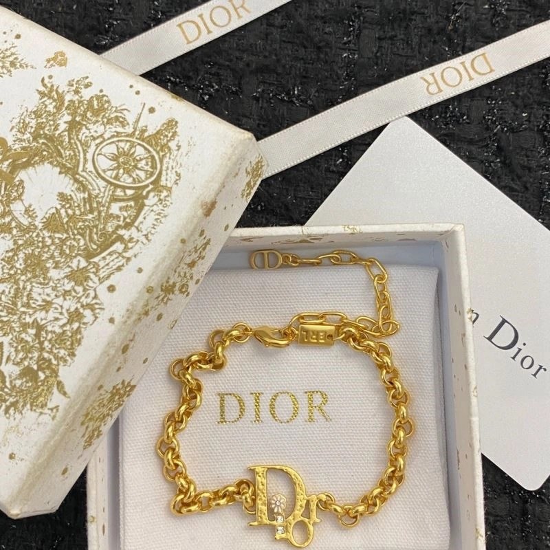 Accurate model Christian Dior Bracelets