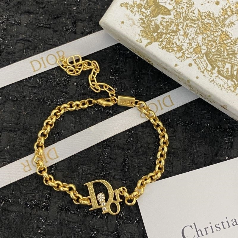 Accurate model Christian Dior Bracelets
