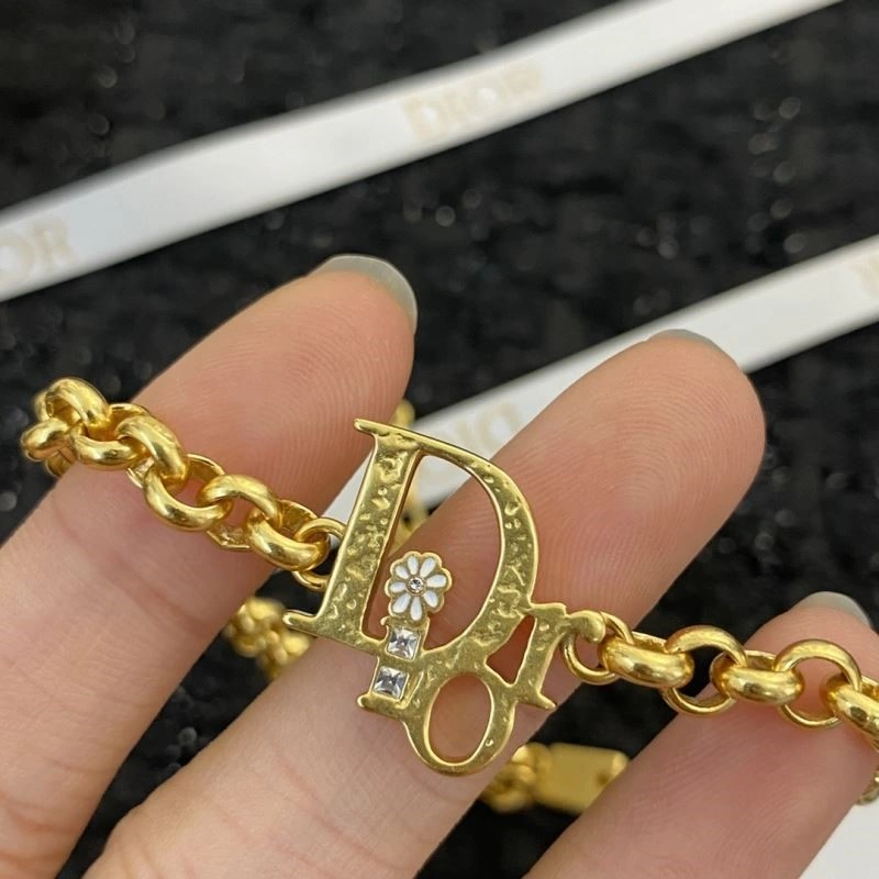 Accurate model Christian Dior Bracelets